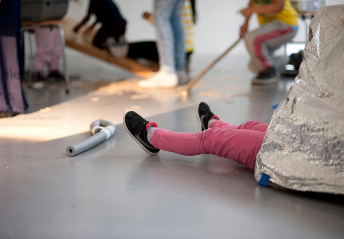 Spaceship School – THE DREAM BUREAU – DAN SCOTT